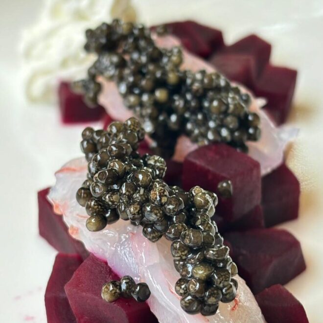 Tartine di patate viola e Caviale - Calvisius | Caviale sostenibile